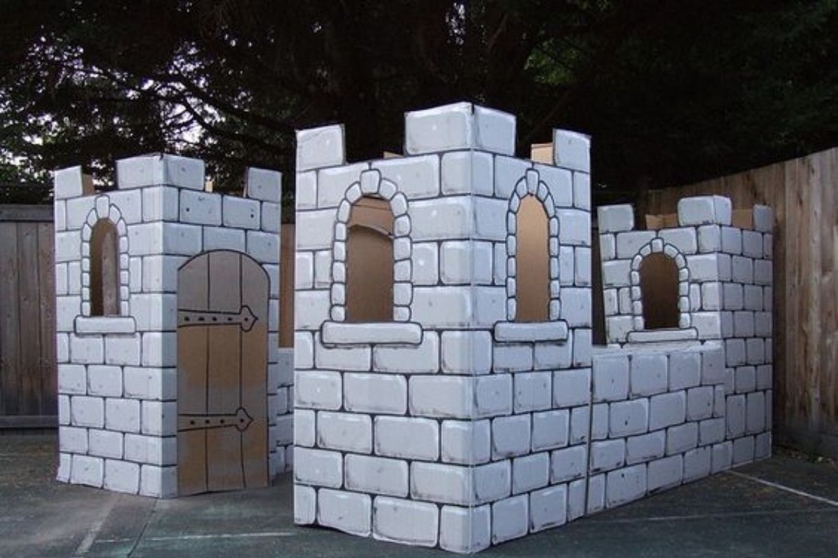 Cardboard Box Forts, Castles, and Cubby Houses with Moving Boxes