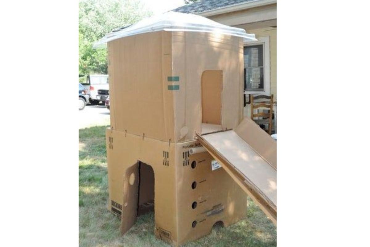 Cardboard Box Forts, Castles, and Cubby Houses with Moving Boxes