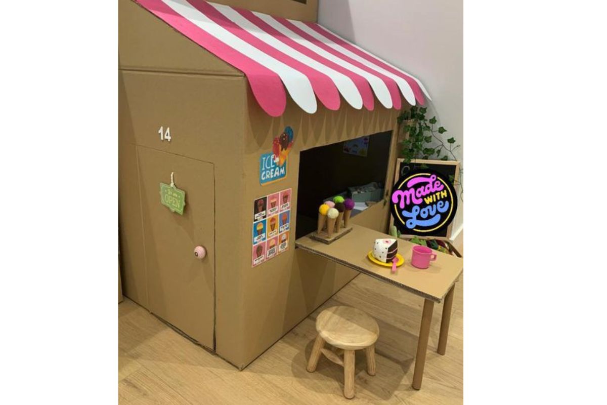 Cardboard Box Forts, Castles, and Cubby Houses with Moving Boxes